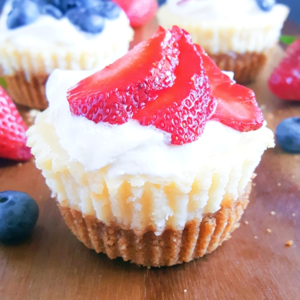 The Best Classic Mini Cheesecakes Recipe - Beat Bake Eat